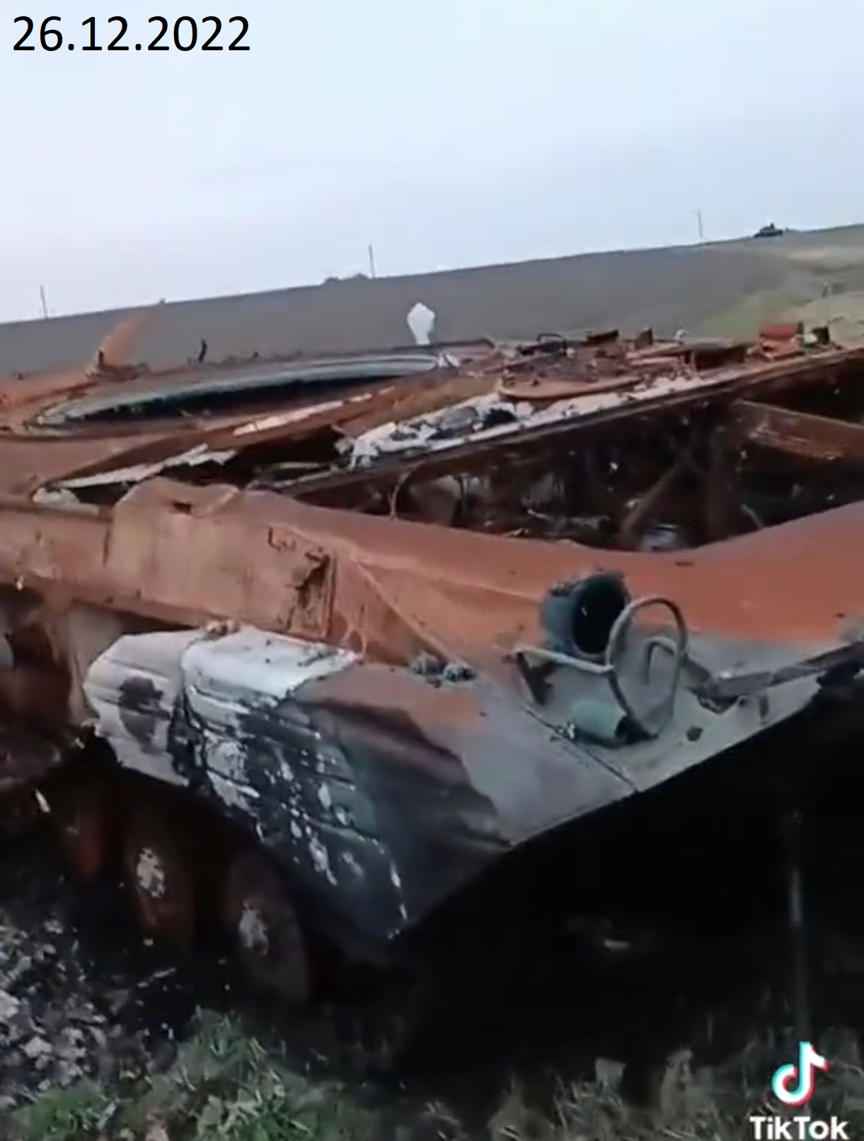 1008 bmp2 and unkn tank destr — Postimages