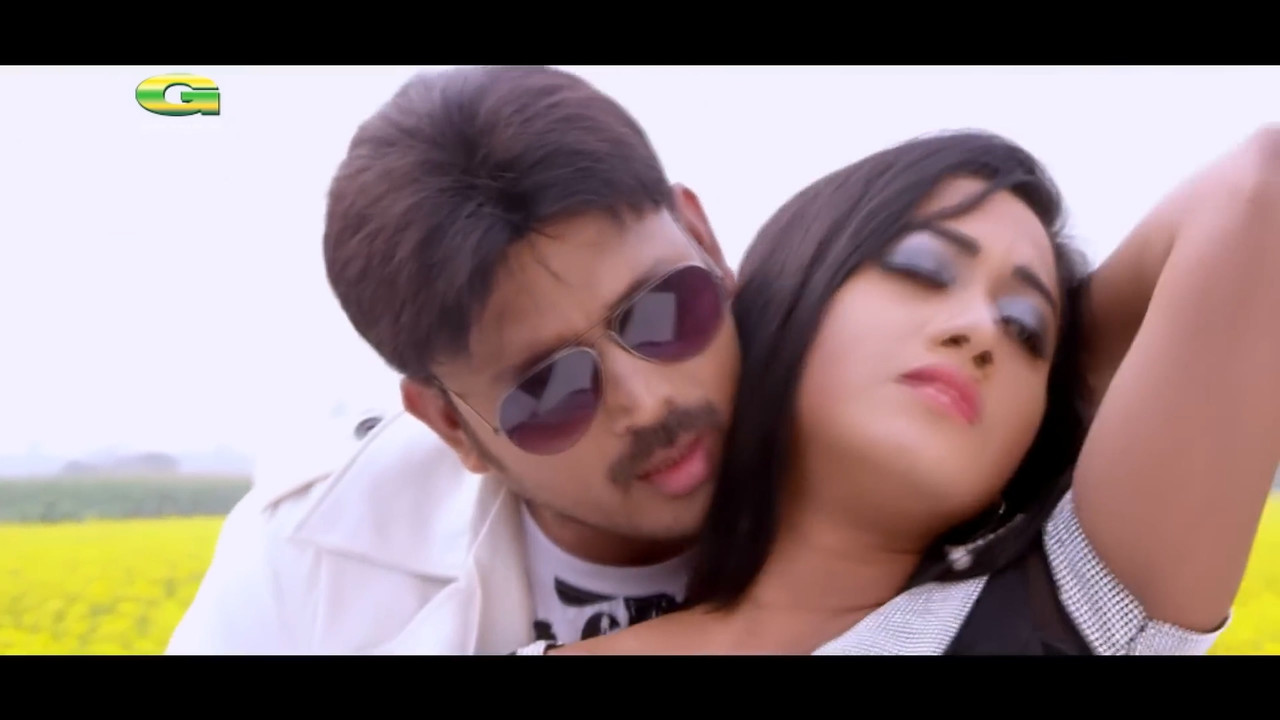 Bindia Kabir Sonia Saree Navel song 1 ( Mastan Police) mp4 20250316 213404 667 — Postimages