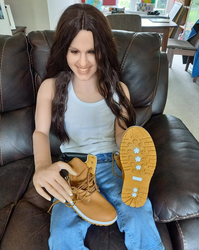 Boots 1 — Postimages