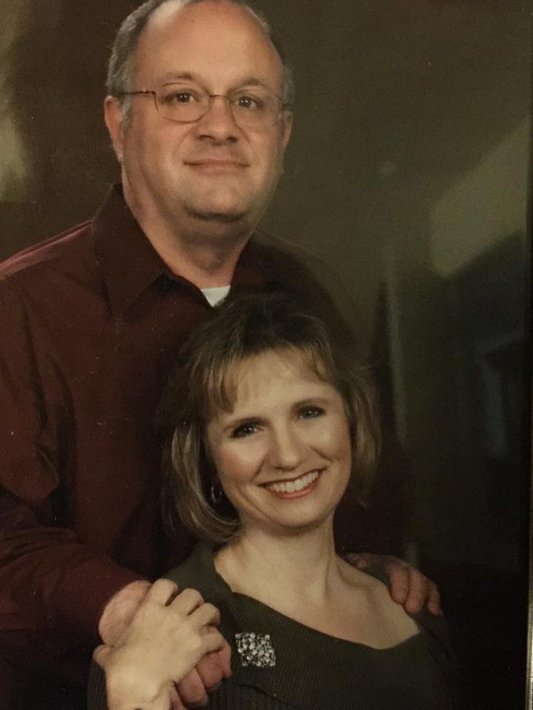 01 Round Rock Couple — Postimages