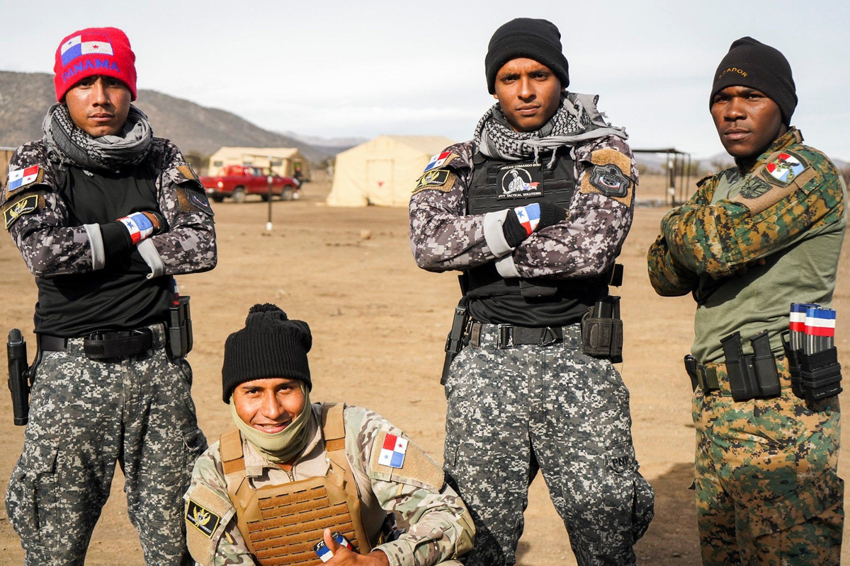 Fuerzas Comando Chile 2019 5497998 A090 — Postimages