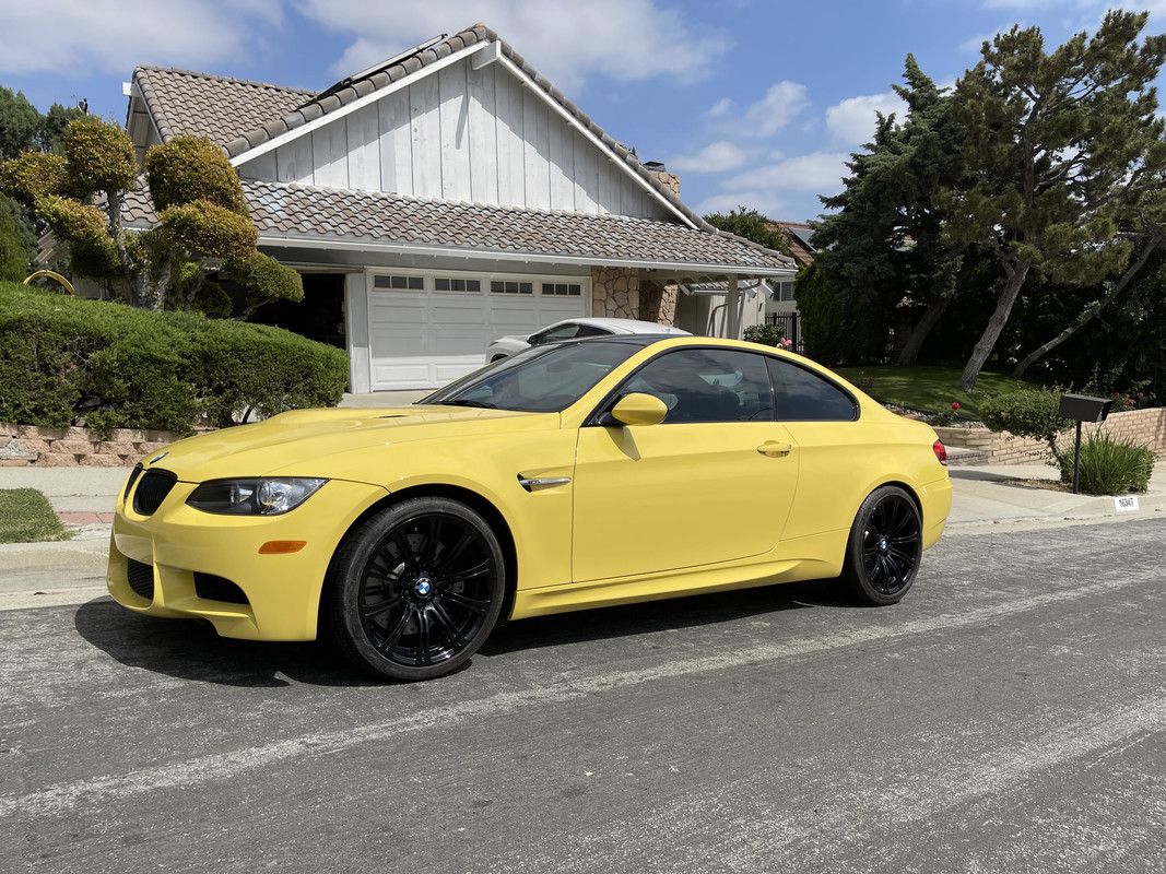 FS: 2010 BMW e92 M3 DCT 29k miles dakar yellow