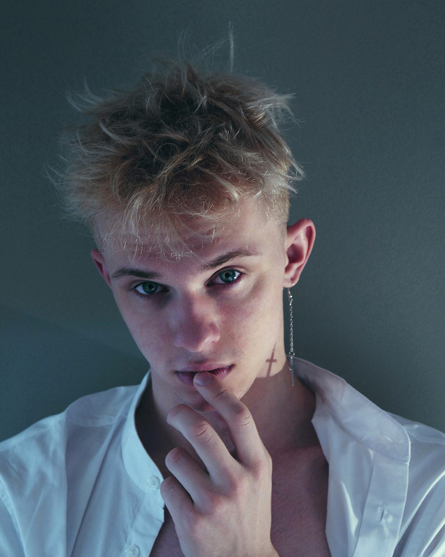 174 D2 E92 193 E 490 F 8617 556 B01 DA3047 — Postimages