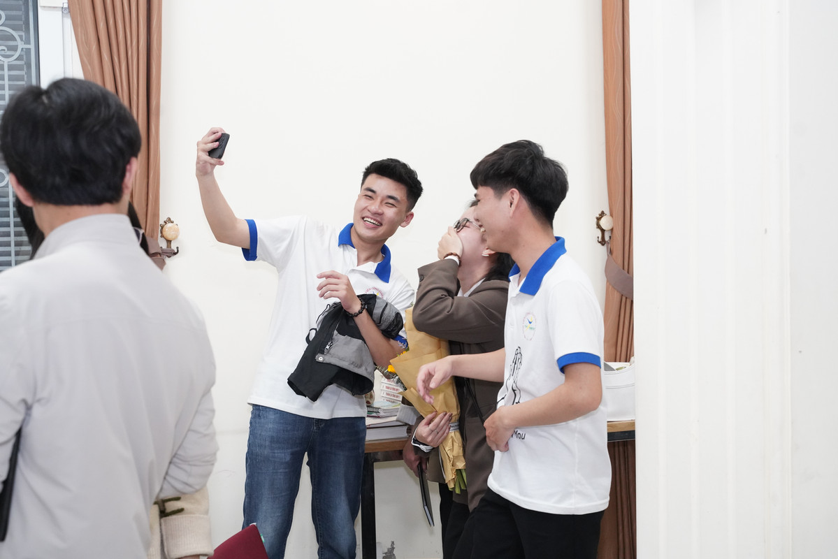 LAM06353 — Postimages