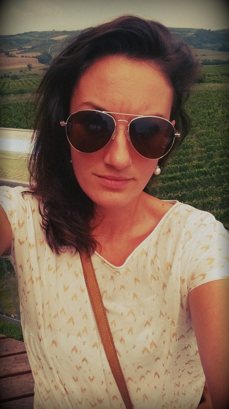 9835 AF1 D CCEA 415 C B81 E 573336 C64097 — Postimages