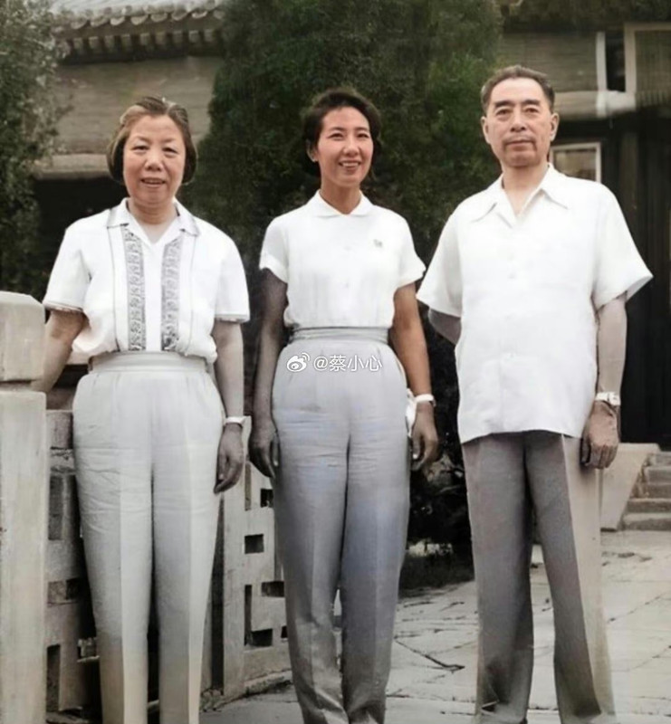 818 E0288 0793 45 A2 B40 B 51 B7 A9 EFC670 — Postimages