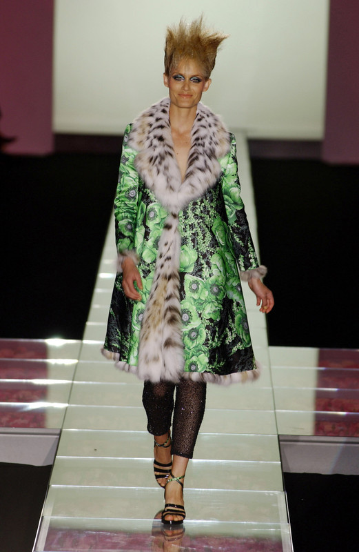 Versace Fall 2001 kw Vi T5d Wwzcx — Postimages