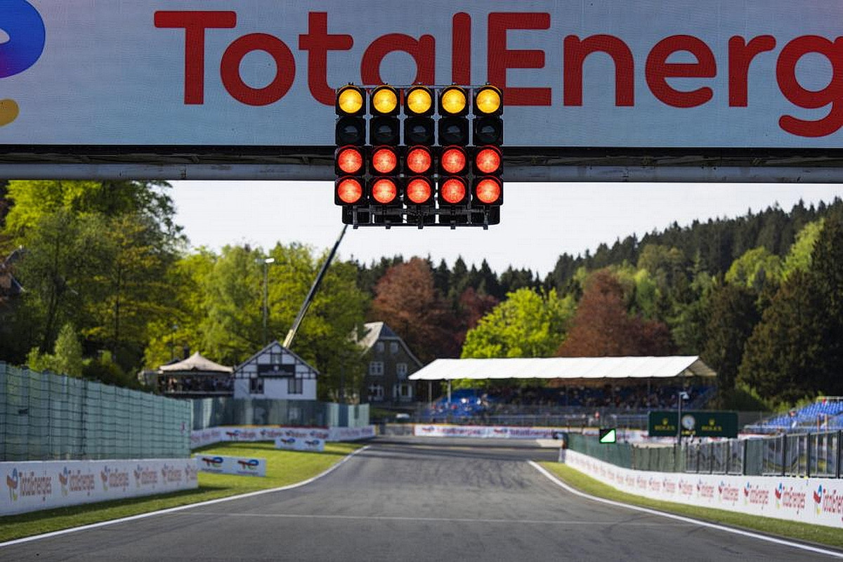 2024 WEC B 1100 Red Flag 06 — Postimages