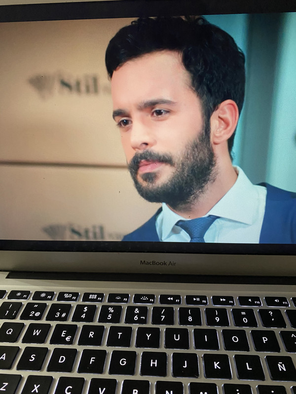 BA6 F4420 2 DBD 4737 AFE6 83793 B851 C90 — Postimages