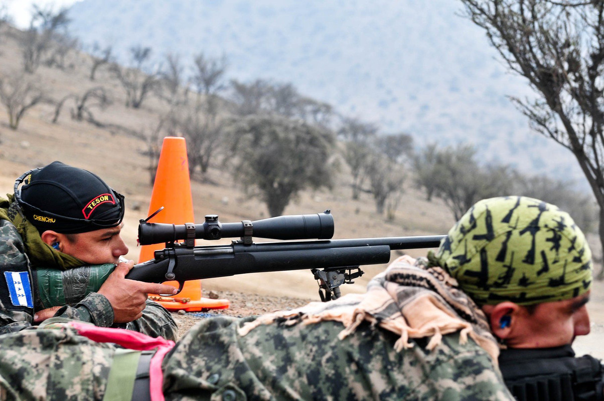 Fuerzas Comando Chile Sniper Event A009 — Postimages