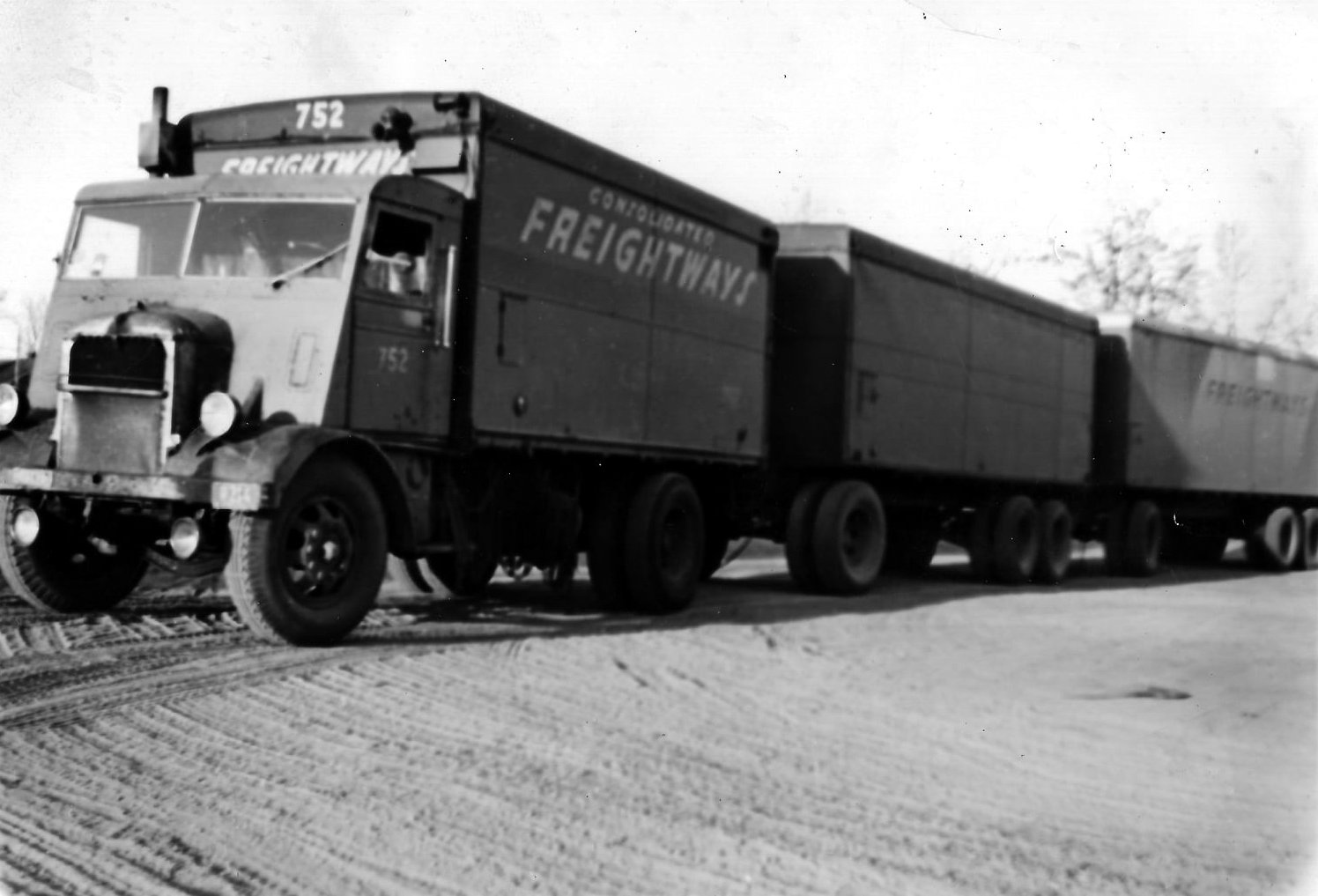 Consolidated Freightways 752 — Postimages