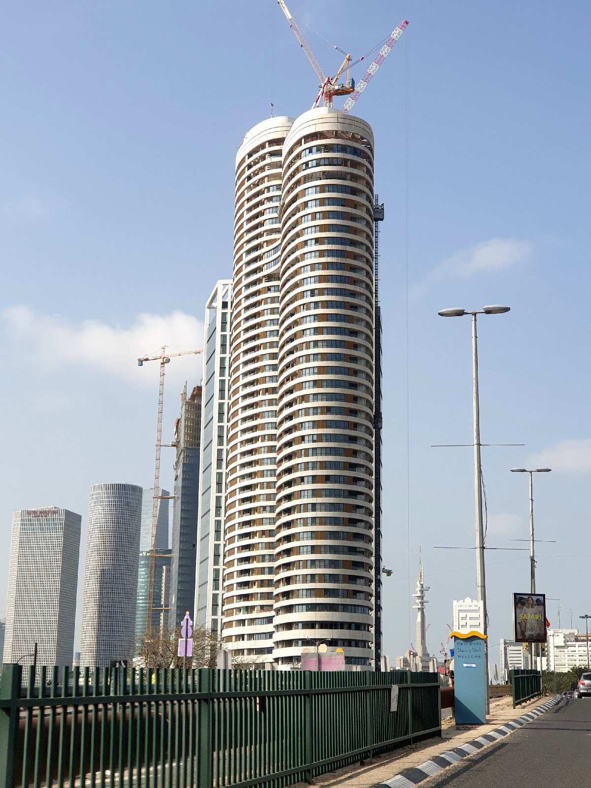 Tel Aviv | Arlozorov Young Towers | 170m, 150m | 47 + 41 FL | Completed ...