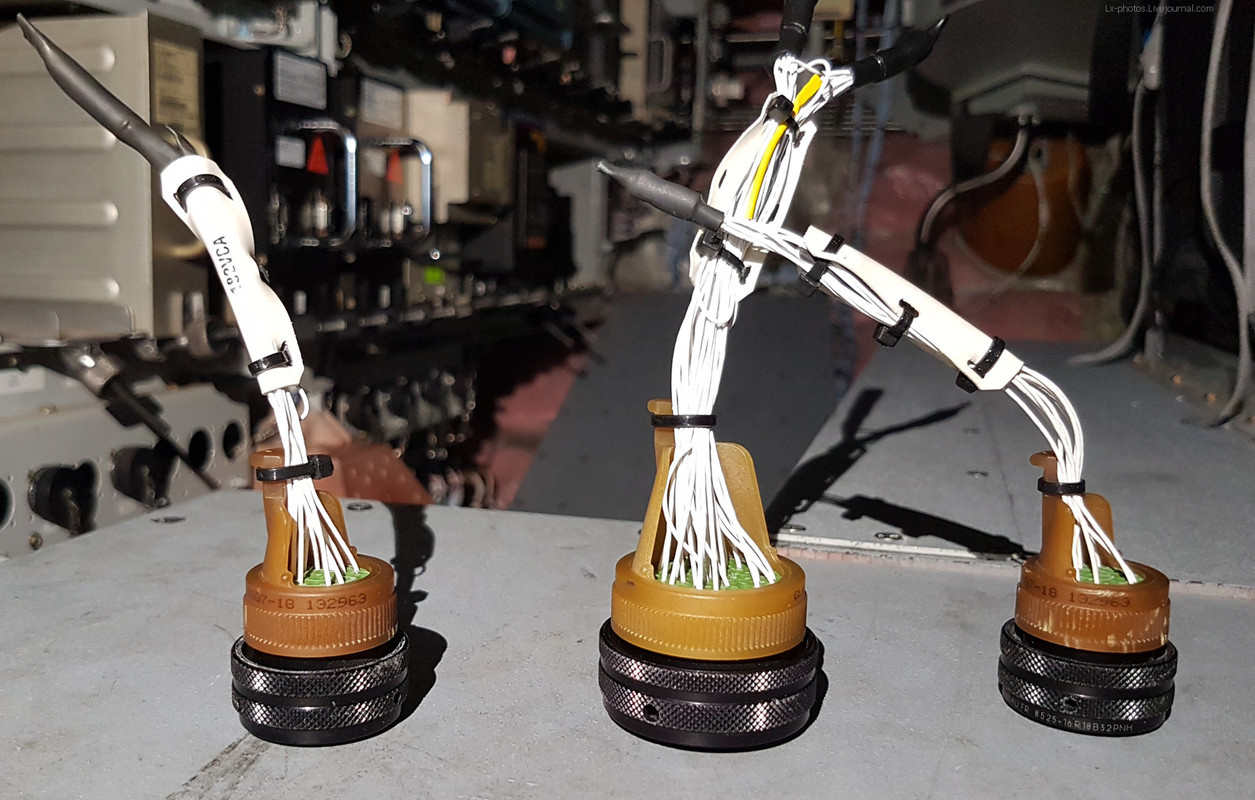 B001279 A 5 AE0 46 E4 9 F5 E 9951 F5 DC1 F0 D — Postimages