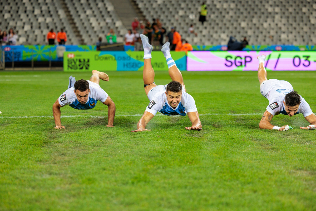 GBEQb8x Ww AAdm6 C — Postimages