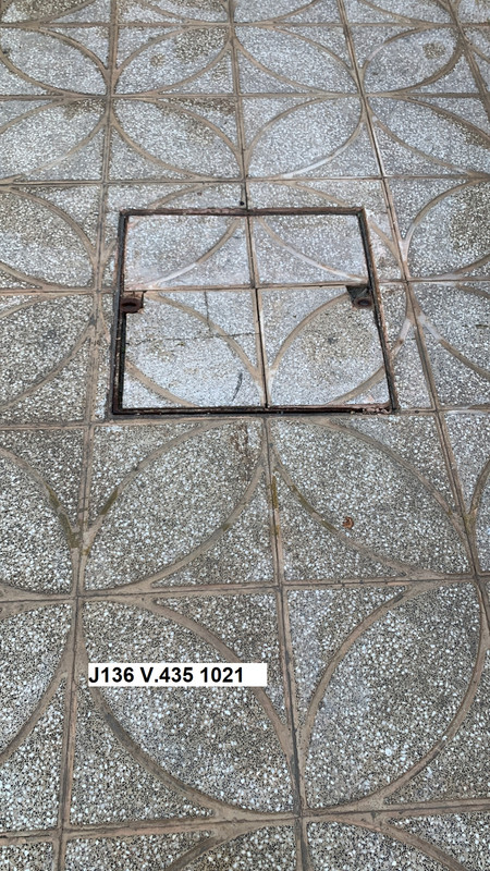 J136 V 435 (1) — Postimages