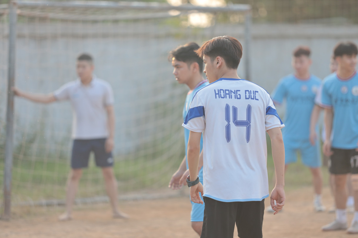 LAM 4693 — Postimages