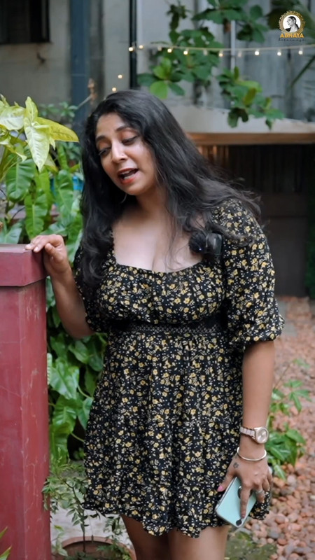 Abhaya Hiranmayi in Sexy Outfit mp4 snapshot 00 23 863 — Postimages