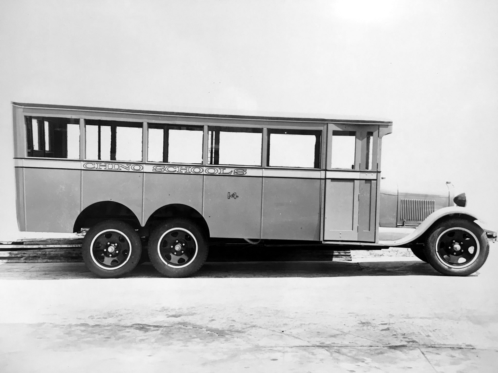 Ford '29 F& F Six Wheel Chino Schools — Postimages