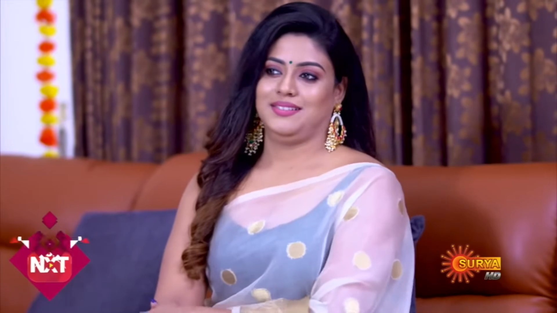 Sexy Iniya in transparent saree shwoing navel mkv snapshot 00 30 430 ...