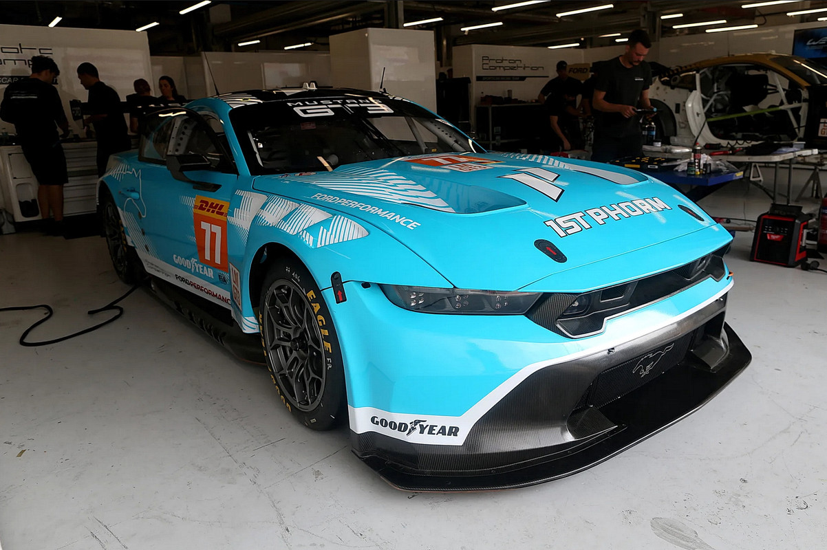 2024 WEC PRO 77 Ryan Hardwick Zacharie Robichon Ben Barker 03 — Postimages