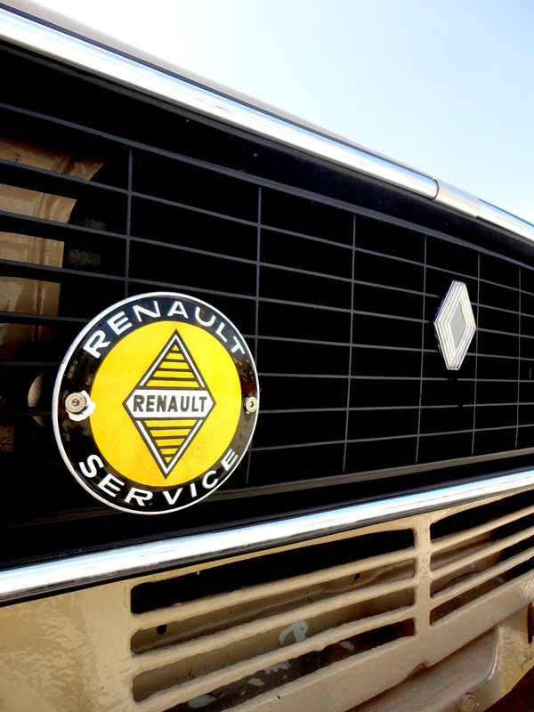 REN 4 L PICKUP VNG1904 Bd2 — Postimages