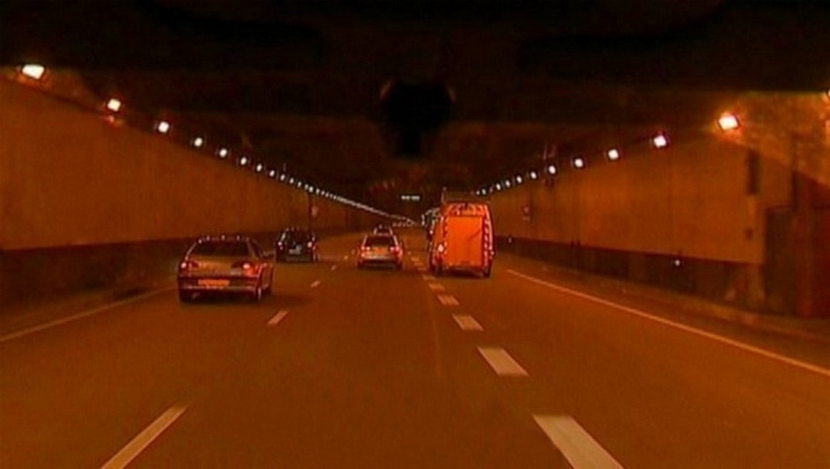 1 tunnel route peripherique periph 2785269qjqlq douala — Postimages