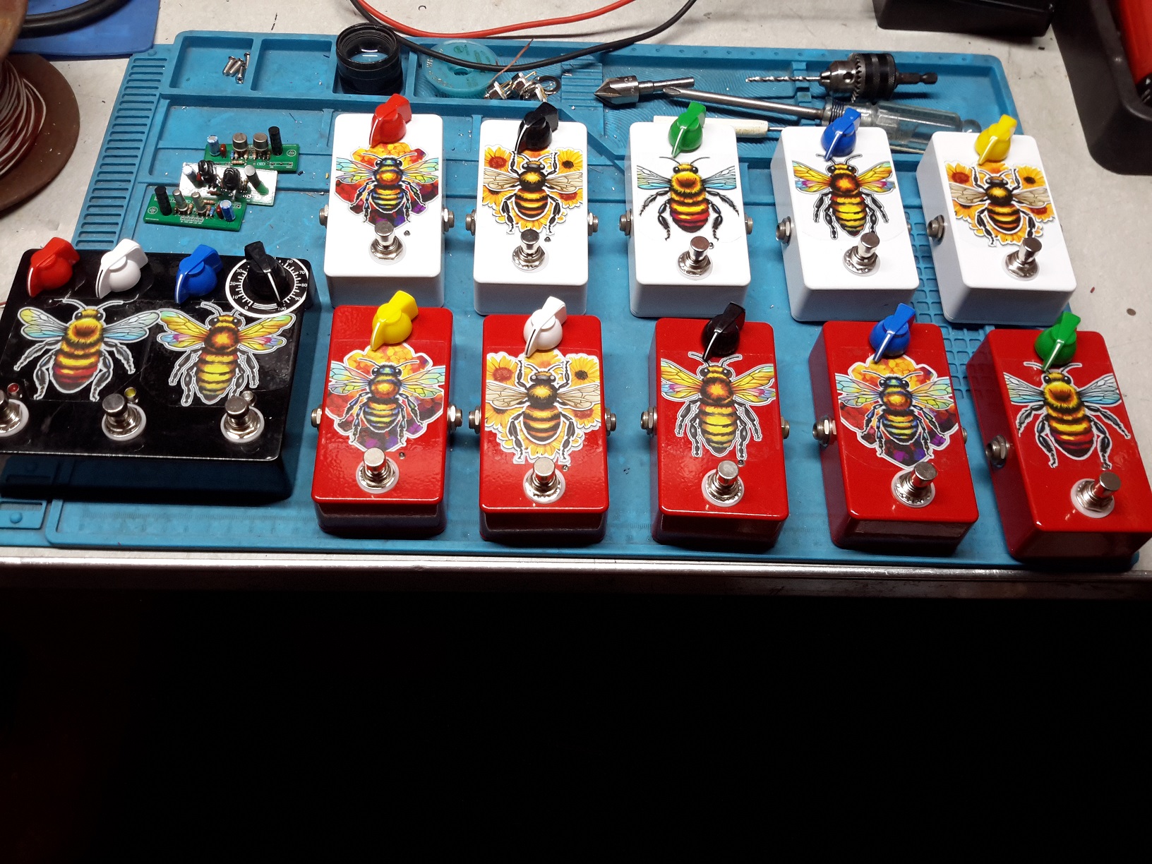 bee fuzz — Postimages