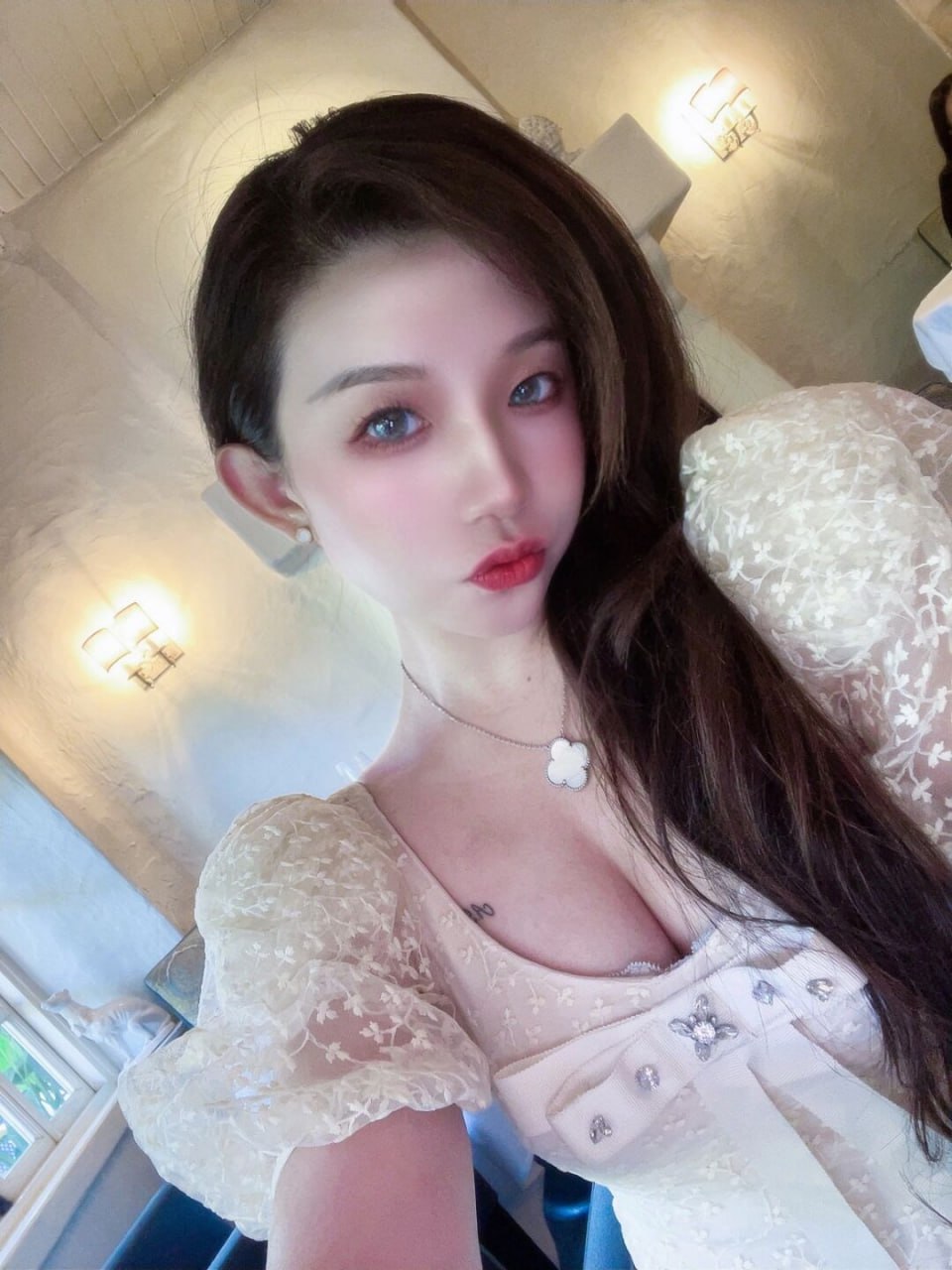 Alice — Postimages