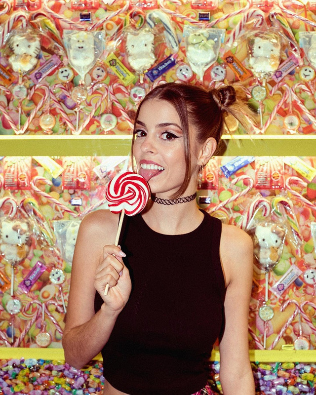 osofamosas - Nerea OT, chupando piruleta marcando pezones INSTAGRAM 27 ...