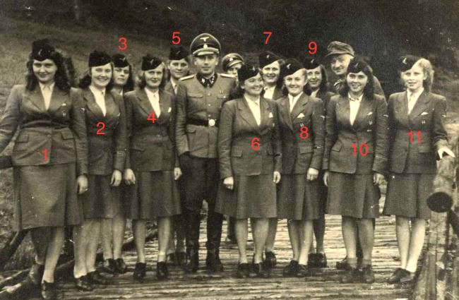 Who were the SS Helferinnen shown in the famous Hoecker album? - Page 4 ...