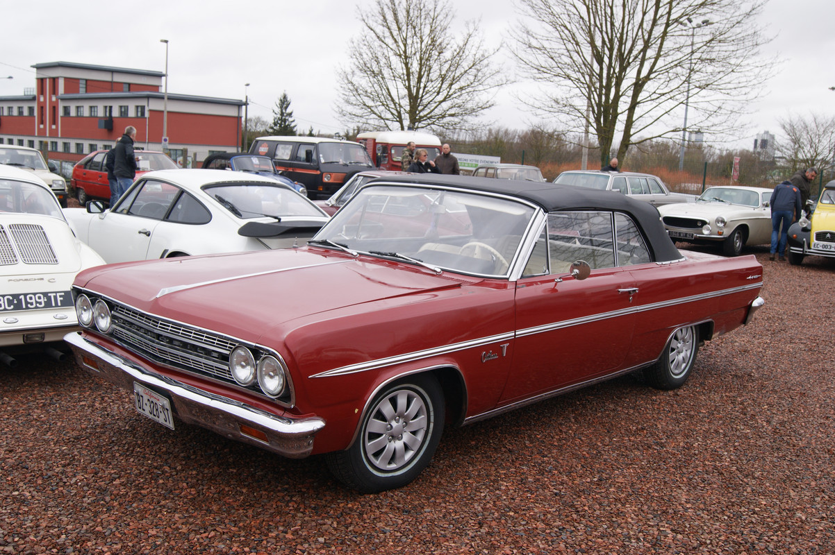 F85 CUTLASS CAB 1963 — Postimages