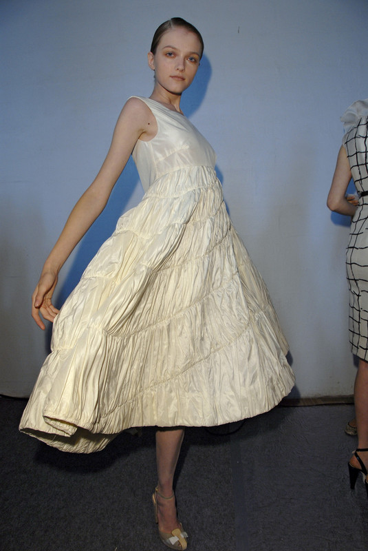 Giambattista Valli Spring 2007 Backstage SFLDMJG — Postimages