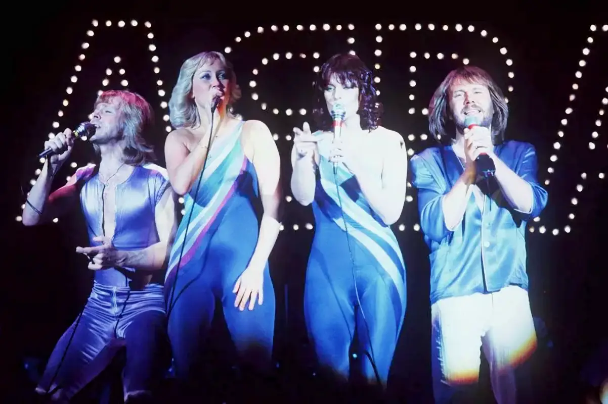 1 THE NATIONS FAVOURITE ABBA SONG — Postimages