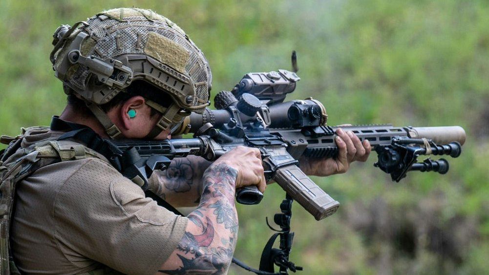 Official M4A1 USASOC URG-I and NSW URG-I and Clone Picture and ...