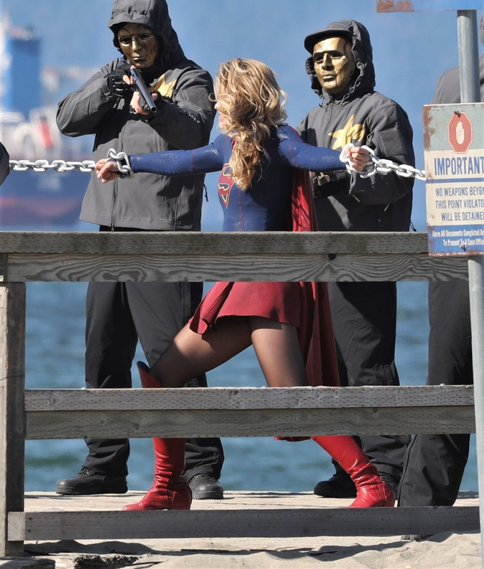 Melissa Benoist Pantyhose – Filming ‘Supergirl’ in Vancouver | LEGS COOL Melissa Benoist Pantyhose – Filming ‘Supergirl’ in Vancouver | LEGS COOL