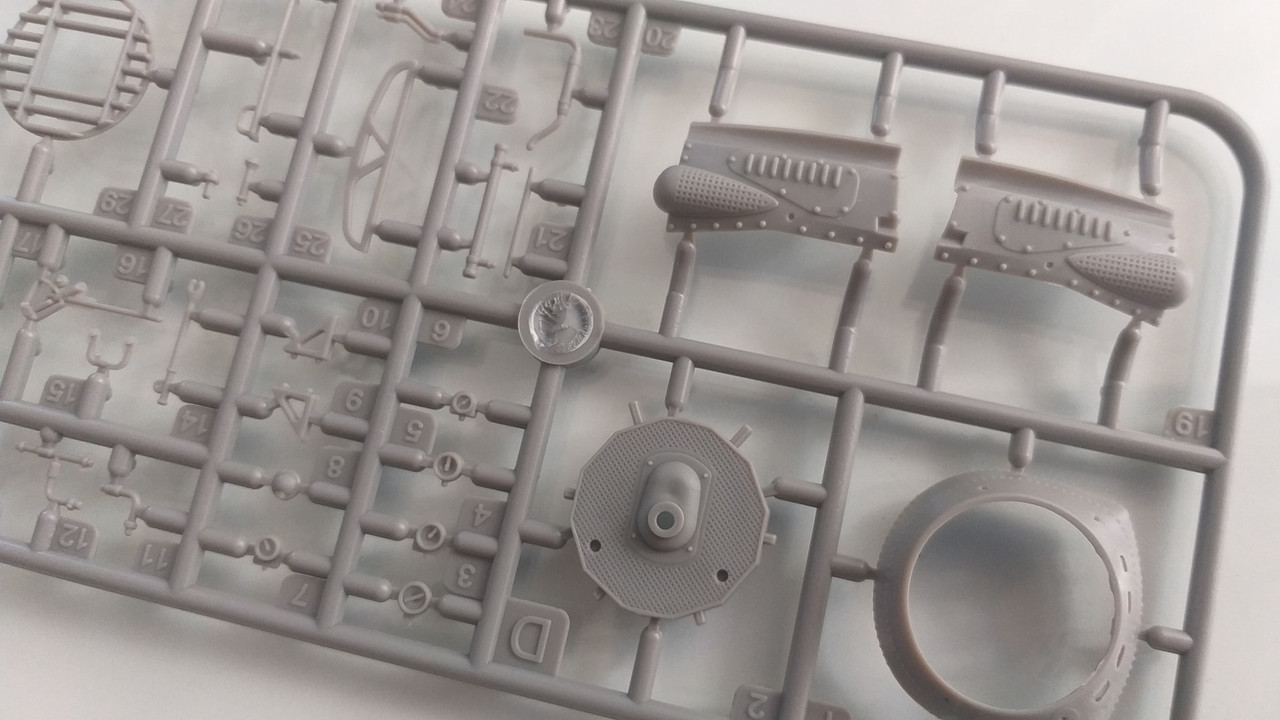 Roden Spad XIII sprue images