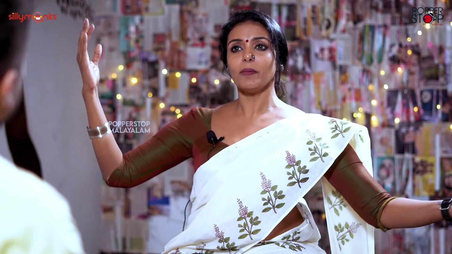 Sandhya Mohan Navel shile on interview mp4 snapshot 00 01 381 — Postimages