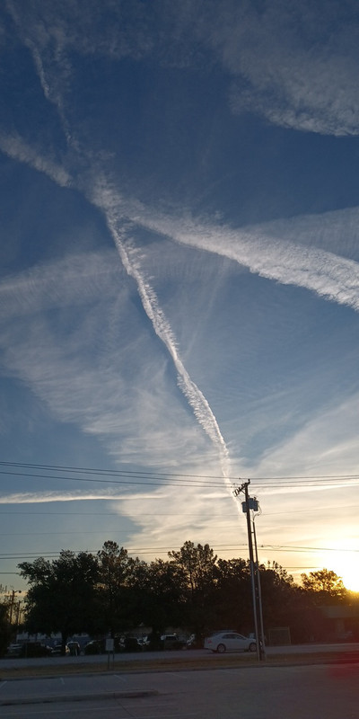 Vertical contrails in North DFW this morning. - AR15.COM