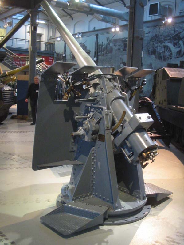 Naval gun 12-pounder QF 12 cwt 3-inch (76 mm) - Armoured trawlers 1:33 ...