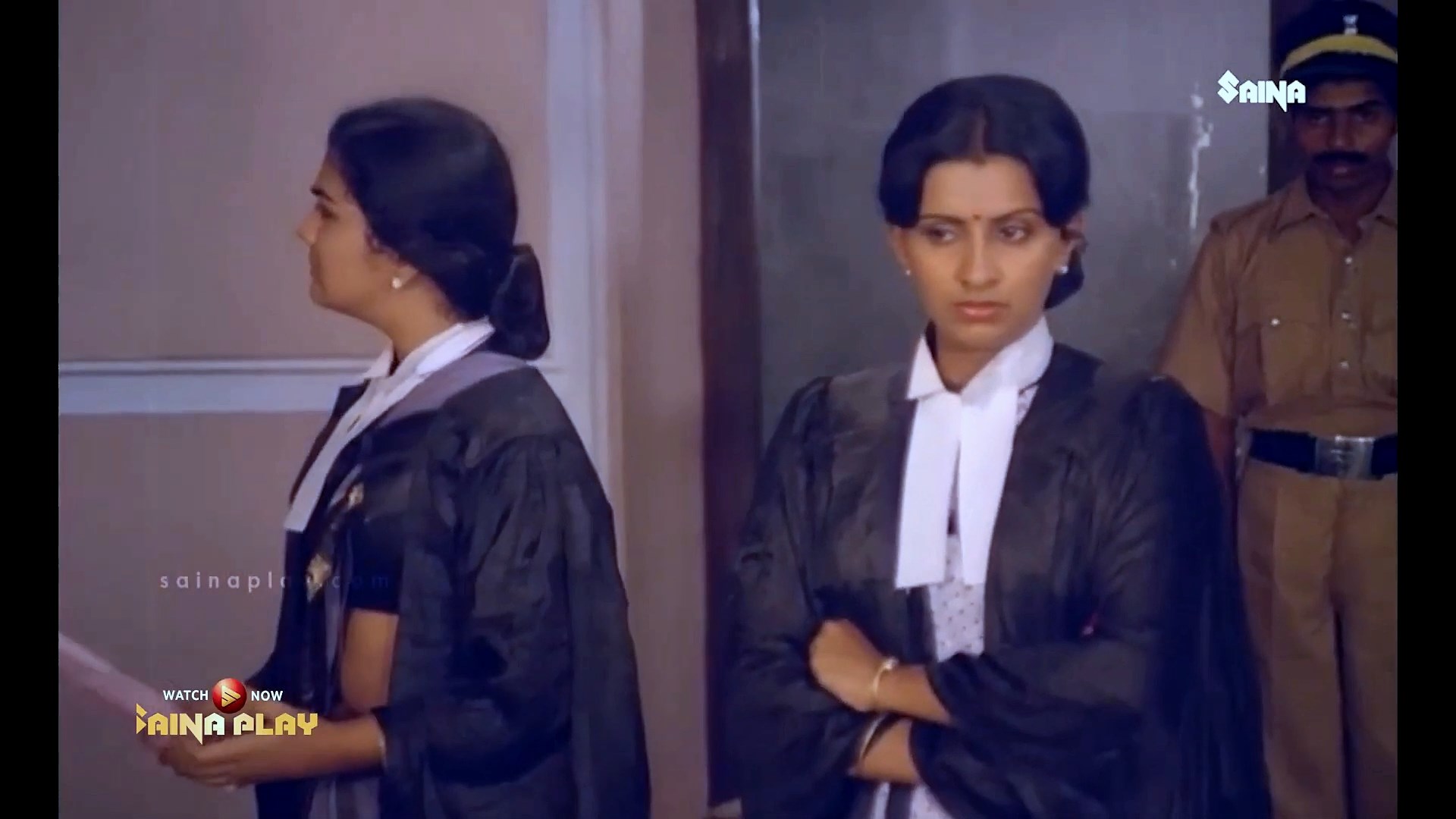 Young Urvashi open navel show in saree mp4 snapshot 00 11 421 — Postimages