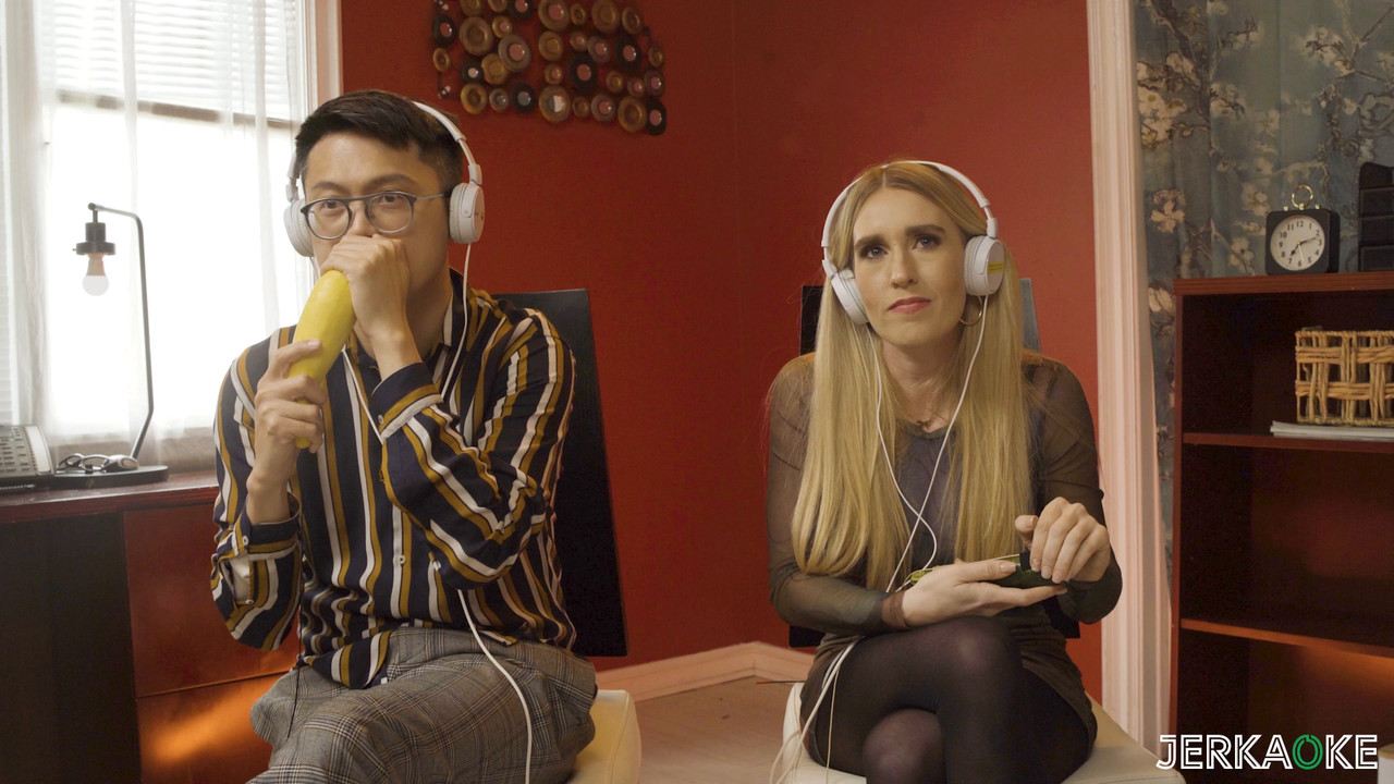 Charlie Forde Stretch Me Yoga Teacher JERKAOKE mp4 0012 — Postimages