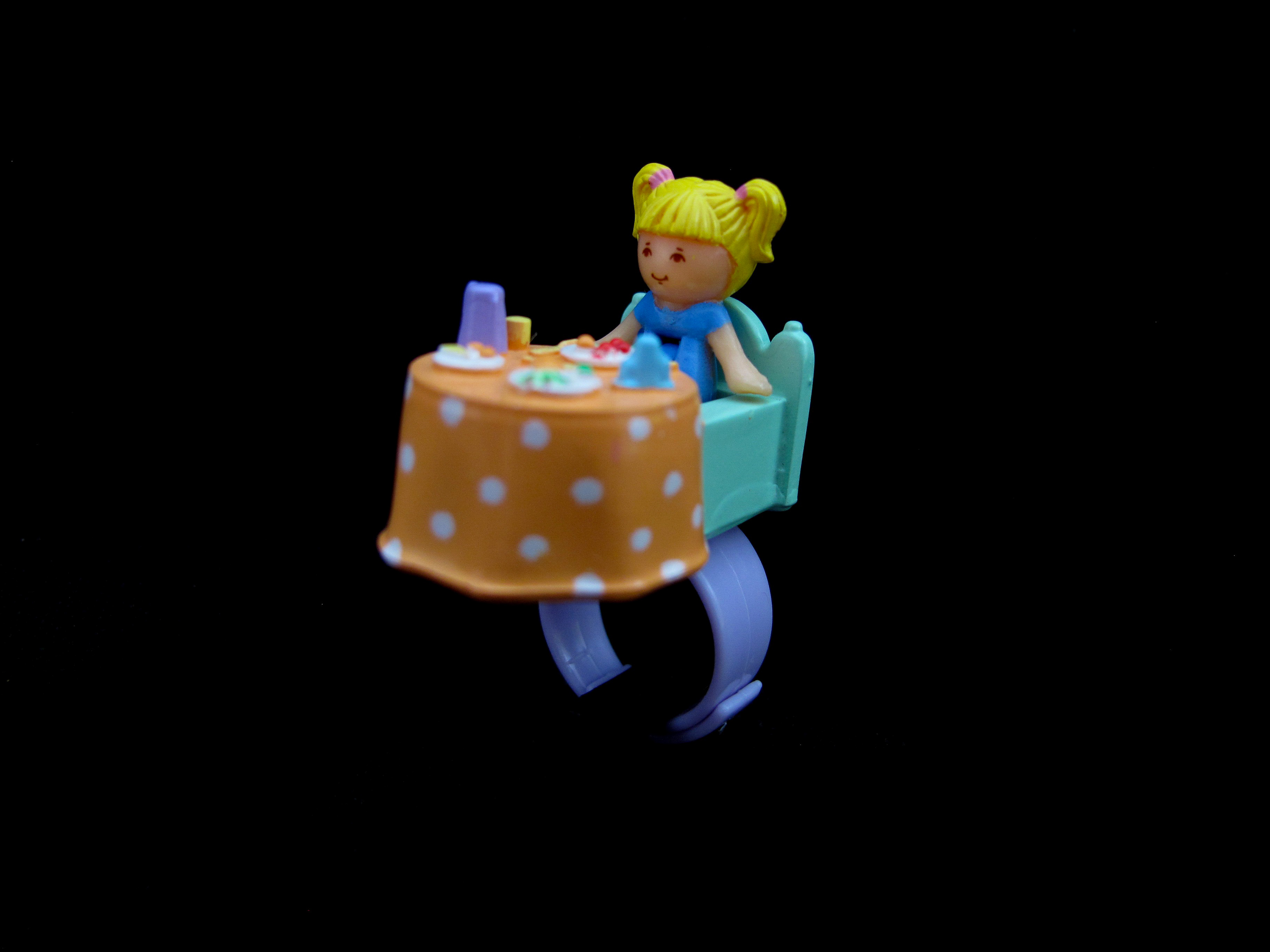 1989 Tiny Tinas Dinnertime ring peach polly pocket (1) — Postimages
