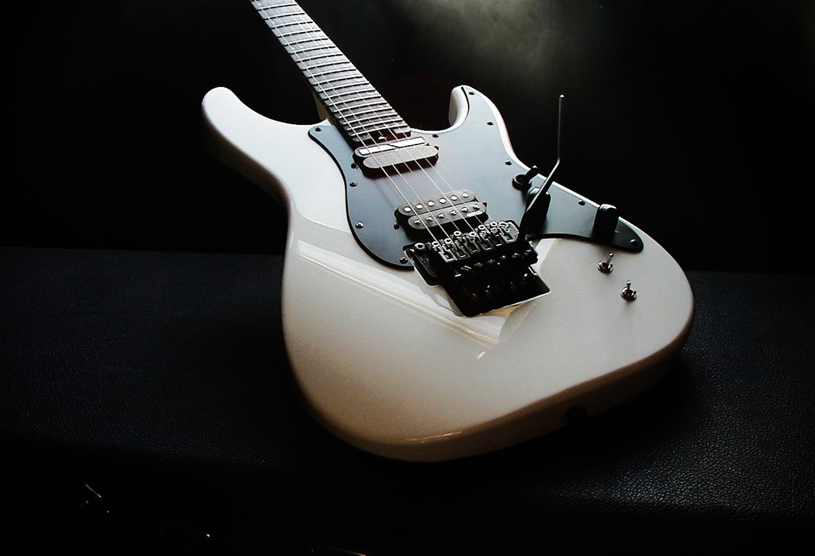 More Sustain Than Nigel Tufnel's '59 Les Paul - Guitar Discussions on ...