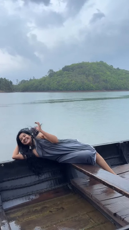 monisha hot bathing in river mp4 snapshot 00 39 530 — Postimages