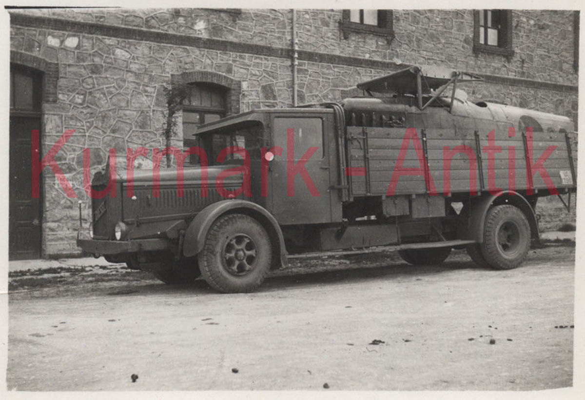 Vomag 6 LR of Legion Condor loaded with Heinkel 51 wreck — Postimages