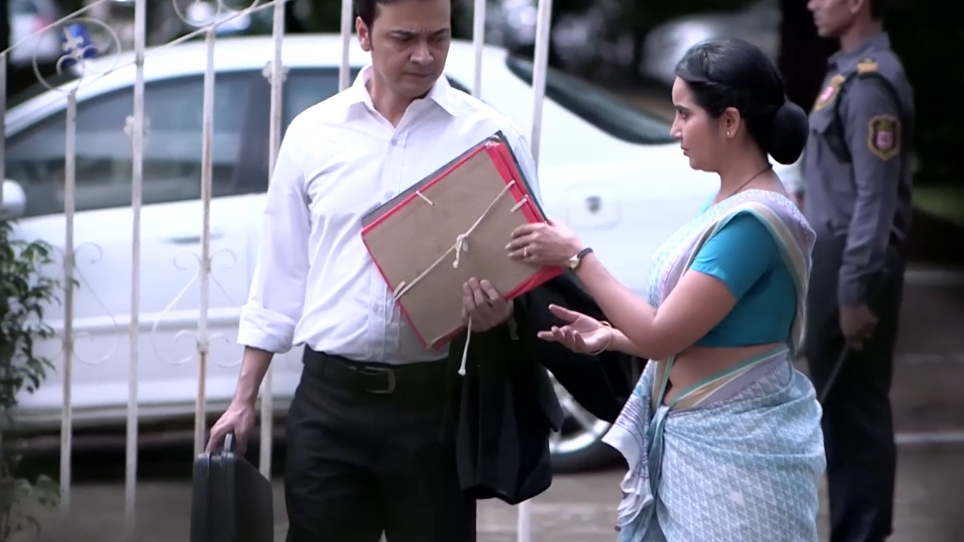 Geetanjali mishra Sexy Navel hole in Saree mp4 snapshot 00 06 310 — Postimages