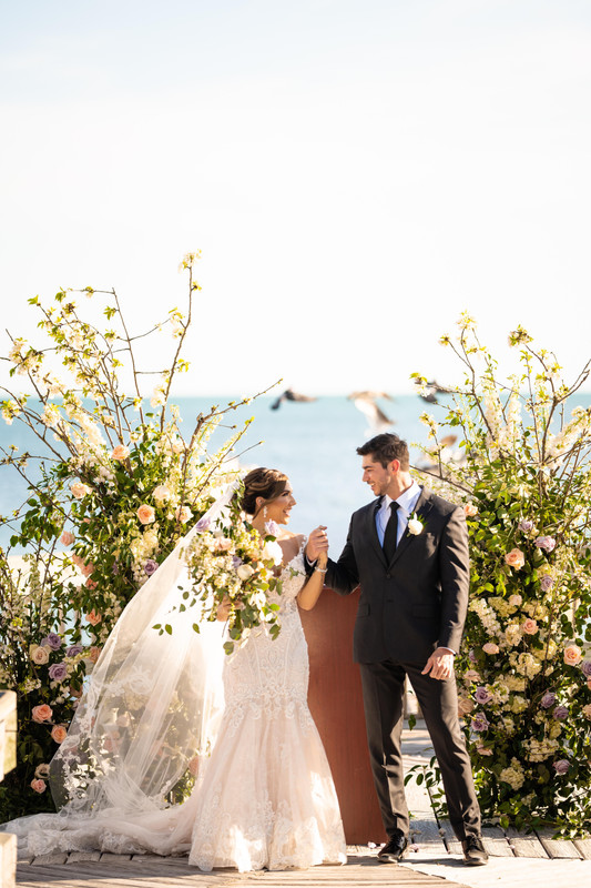 wedding pastor — Postimages