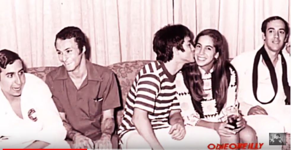 Bruce kissing girl - mystery photo - Bruce Lee Lives! Tribute Forum