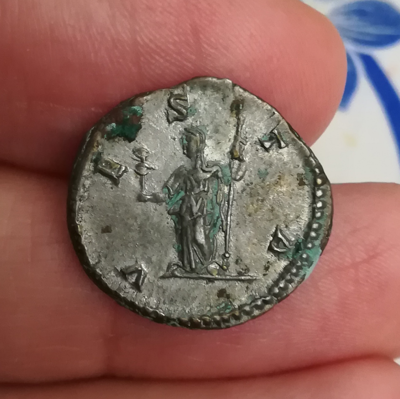 Julia R — Postimages