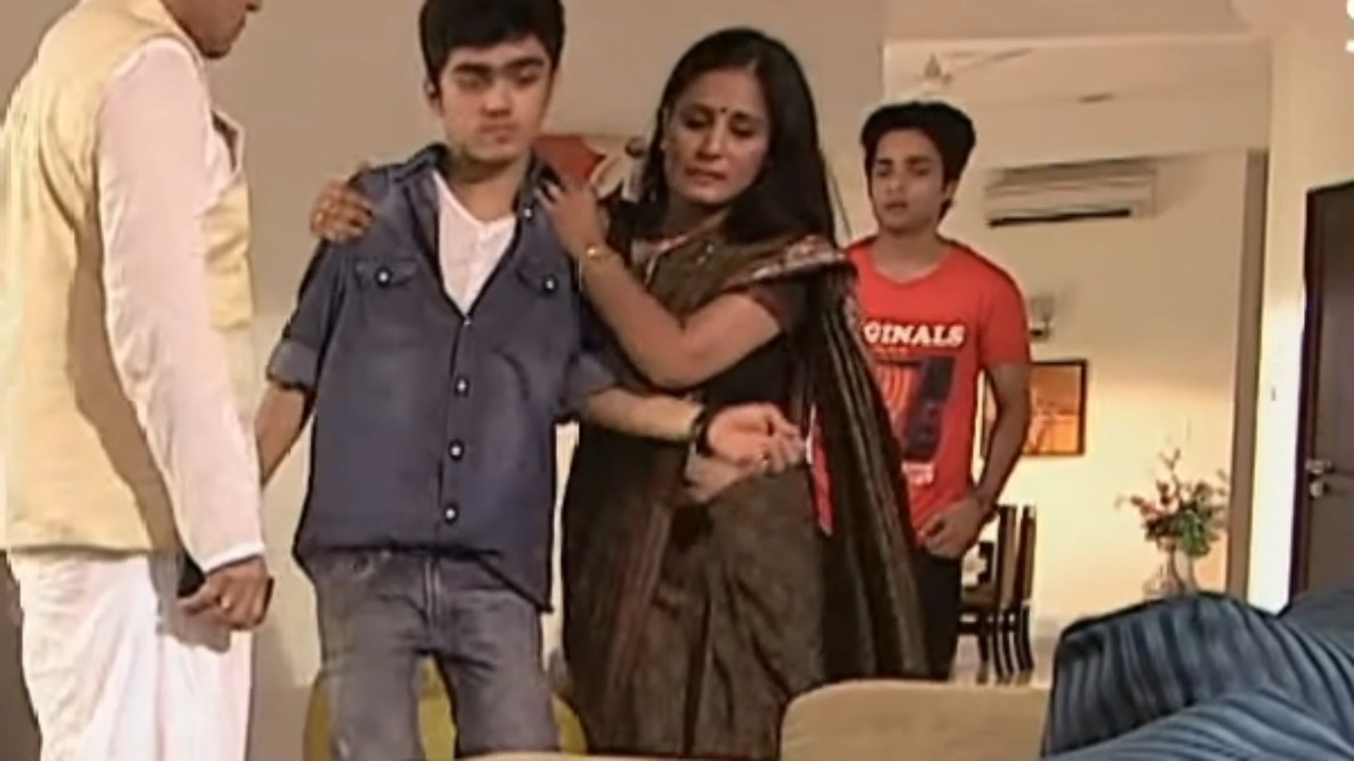 Desi Sexy Serial actress Deep big anvel slips in saree crime patrol mp4 snapshot 00 13 697 ...